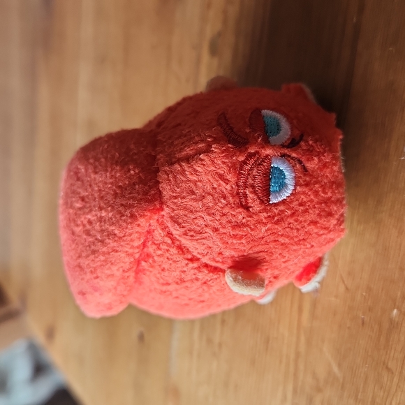 Disney Tsum Tsum | Toys | Disney Tsum Tsum Mini Finding Dory Hank Plush ...